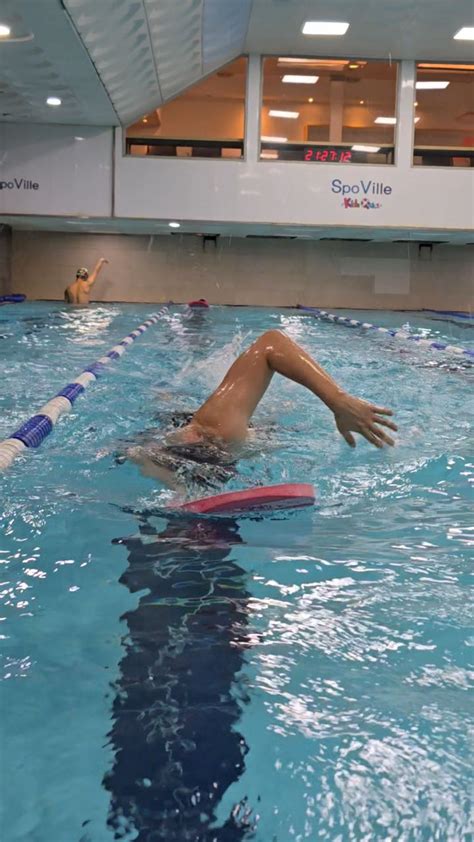 ★수영레슨 수강생 모집★ 여러분의 시간은 소중합니다 뛰어난 선생님이 올바른 자세를 빠르게 알려드립니다 저는 수많은 수영