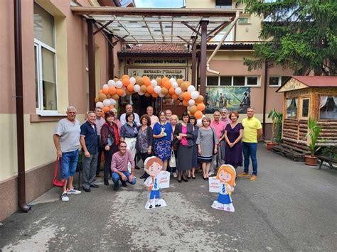 Плевен За Плевен 50 години от постъпването им в 1 ви клас в НУ „Христо Ботев “ върна