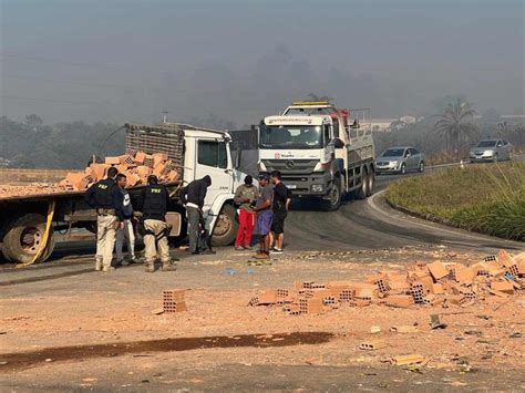 Veja Fotos Do Acidente Que Matou Uma Pessoa E Interdita Faixa Da Br 262