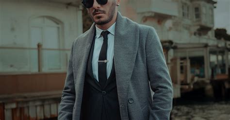 강가 거리 스타일 건축 격식있는 옷차림 고요한 공식적인 옷차림 교차로 남성 모델 남자 넥타이 도시 패션 도시