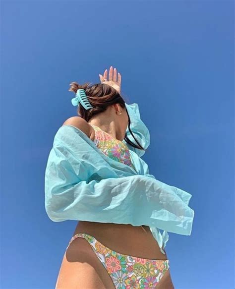 รีบหาใส่ แฟชั่นชุดว่ายน้ำสีสดใส เทรนด์ซัมเมอร์ 2023 Ladyissue เว็บรีวิวเครื่องสำอาง ชุมชน