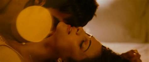 Naked Shruti Haasan In Dil Toh Baccha Hai Ji