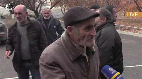 «Երեք անչափահաս երեխա ունեցող որդուցս 50 օր է՝ ոչ մի բան չեն ասում զինվորի ծնող Youtube