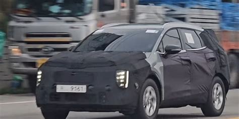 쏘렌토·카니발처럼 바뀌는 듯 기아 스포티지 페이스리프트 새로운 테스트카 포착 M투데이