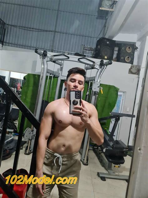 Trai Gym Ng C B M Ng To L M T Nh Ch M Ch Cu B Si U P Tu N