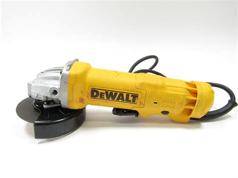 Dewalt Dwe402 120v 4 12 Corded Small Angle Grinder