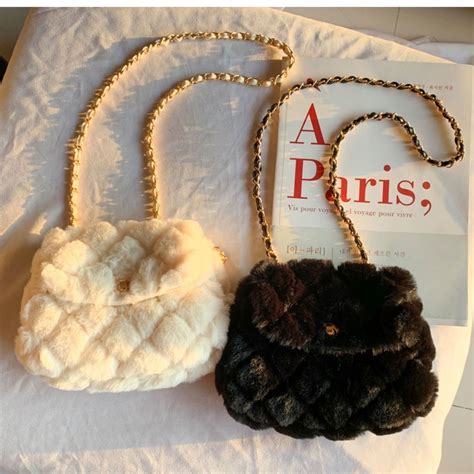 🧡👜새해 특가당일 출고👜🧡 체인 코코체크 털가방 가을 겨울 털 가방 털가방 크로스백 체인백 코디 체크 코코체크 에이블리