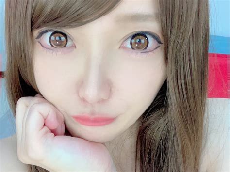 Yu 님의 웹캠 모델 프로필 Superchatlive