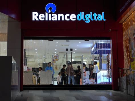New Commerce Contributes 19 To Reliance Retails Q3 Revenue