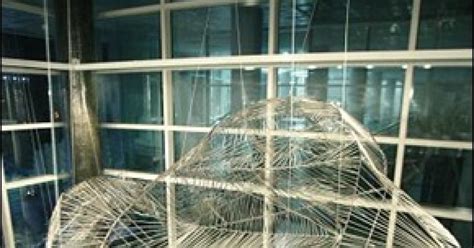 꿈을 향해 날아가는 비행자동차