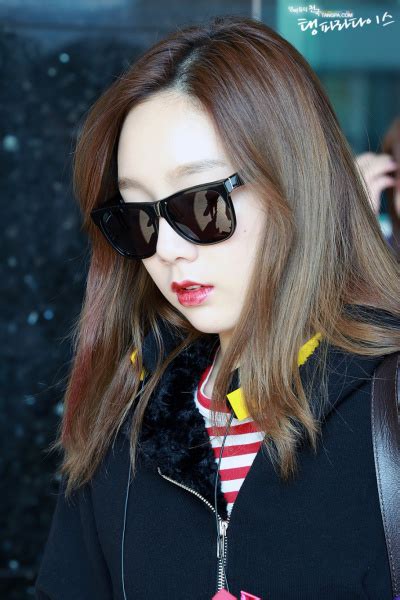 태연 진짜 안 어울리는 빨간 립스틱 바름 네이트 판