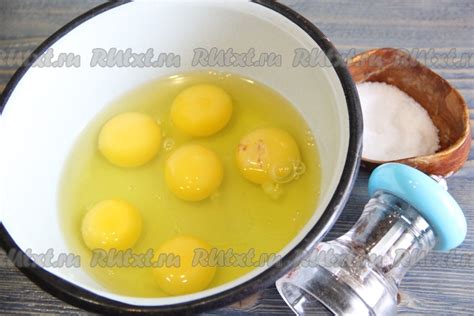 Салат с яичными блинчиками и кукурузой: 14 фото в рецепте