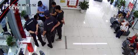 假“警察”真骗局！老人遭遇冒充“公检法”诈骗 “警银”联动止损40余万元央广网
