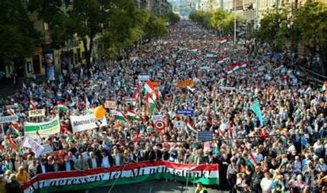 Хиляди излязоха на протест в Будапеща срещу нов закон за образованието Информационна агенция ПИК