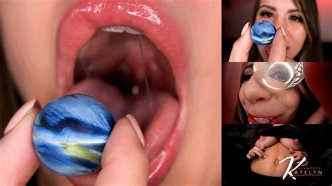 Giantess Katelyn Brooks