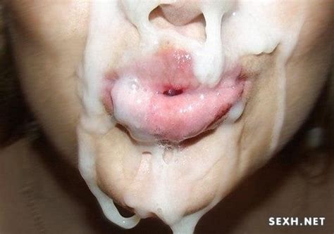 Зрелые модели показывают свои большие задницы Pic