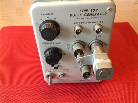 Tektronix Pulse Generator Type 109 1100000772