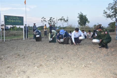 ဧရာဝတီတိုင်းဒေသကြီးအစိုးရအဖွဲ့