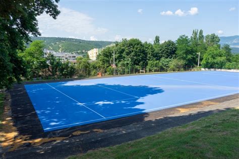 Приключи ремонтът на спортната площадка в Професионална гимназия Алеко Константинов Мездра