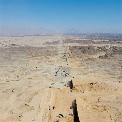 Drone Footage Reveals The Line Under Construction In Saudi Arabia On Inspirationde