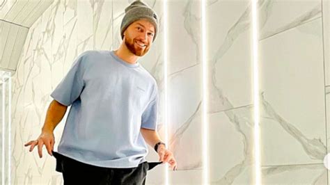 Влад Яма нарвався на критику за фото в образі рятівника Малібу відповідь хореографа Life