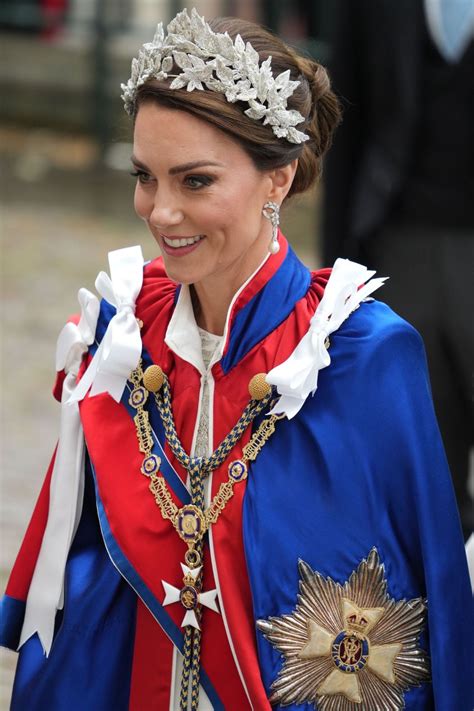 Every Time Kate Middleton Wore Queen Elizabeth Iis Jewelry Photos