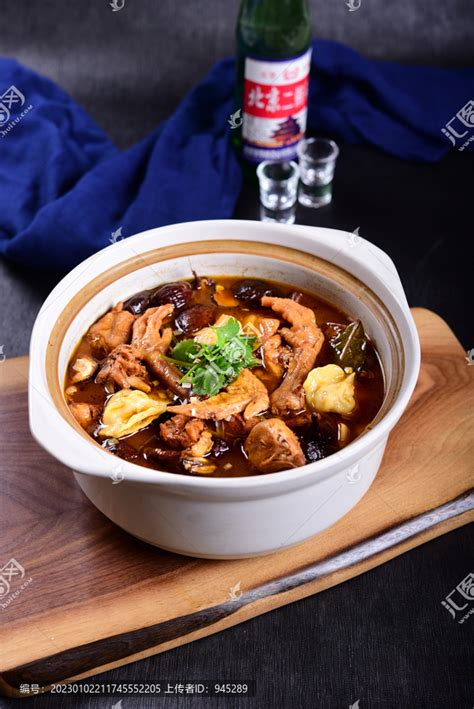 农家炖土鸡中国菜系食品餐饮摄影汇图网