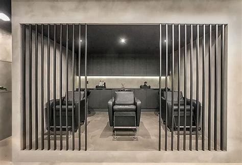 블랙톤의 고급스럽고 모던한 22평 미용실 인테리어 디자인 인테리어 살롱 인테리어 이발소 인테리어