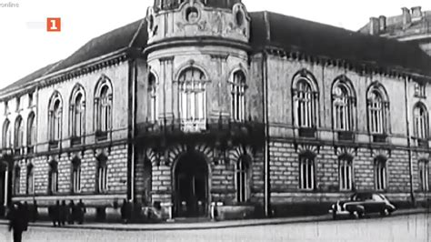 С архивни хроники и документи голяма част от които се показват за първи път филмът Второто