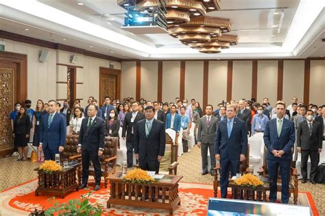 លោក សាយ សំអាល់៖ វិស័យឯកជន រួមទាំងវិស័យធនាគារនៅកម្ពុជា