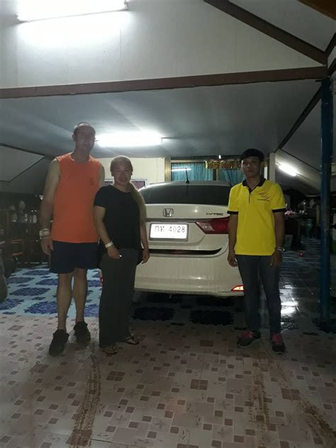 จัดส่งรถให ศูนย์รถเช่าร้อยเอ็ด บจก เจยูไอ คาร์ฟอร์เร้นท์