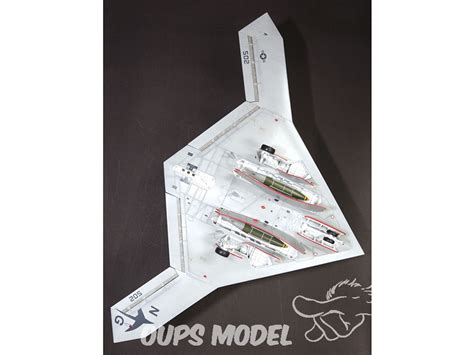 Freedom Maquette Avion 18001 X 47b Us Navy Ucas Unmanned Combat Air System 148 Oupsmodel