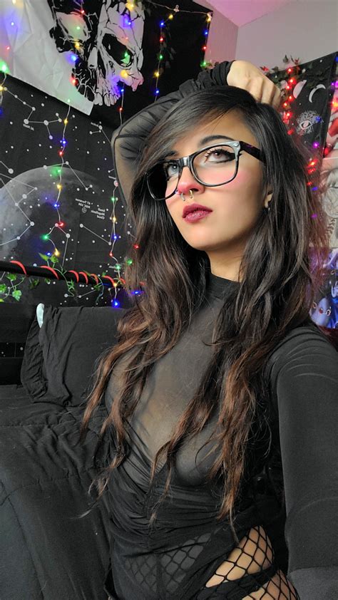 sprite on twitter starcaster1 its not friday but i still got that 🐕 in me 👀 twitter