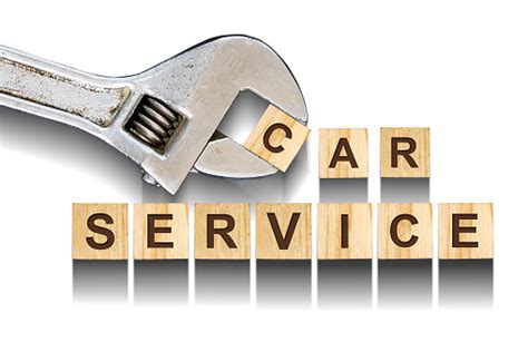 자동차 서비스 비 문을 흰색 배경에 나무 조각에 알파벳의 구성 격리 자동차 서비스 개념입니다 개체 그룹에 대한 스톡 사진 및 기타 이미지 Istock