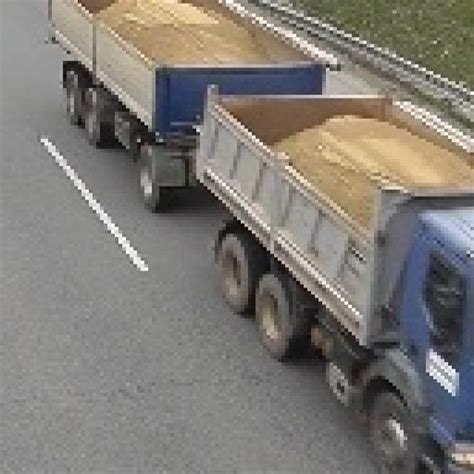 Truck Detection Object Detection Dataset V1 2022 12 23 12 12am By