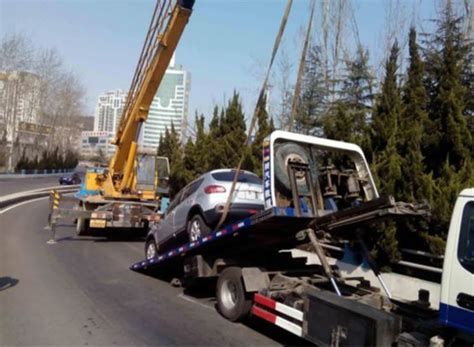 车子乱停打什么电话拖车 有驾