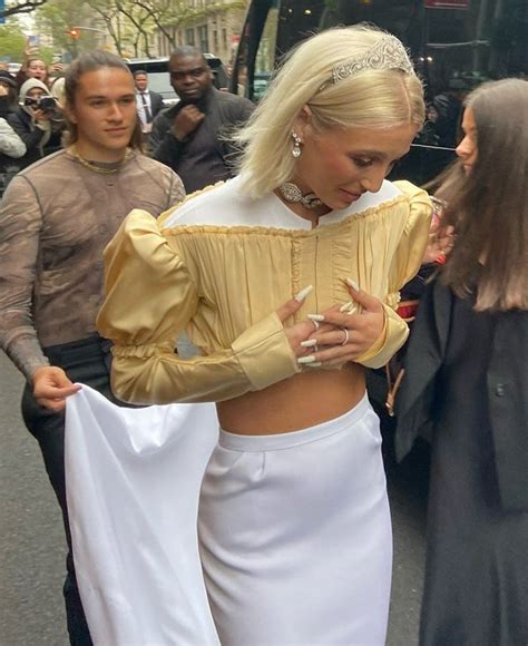 Muse Emma Love Forehead Kisses Vogue Emma Chamberlain High Society Socialite Role Models