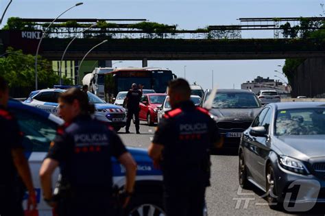 포토 잠입 카탈루냐 독립지도자 찾아라도로 막고 검문 뉴스1