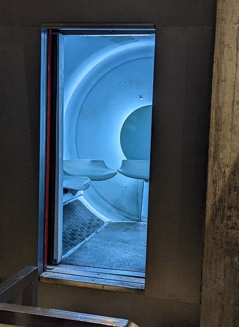 Riding To The Top Of The Gateway Arch In St Louis Quirky Travel Guy