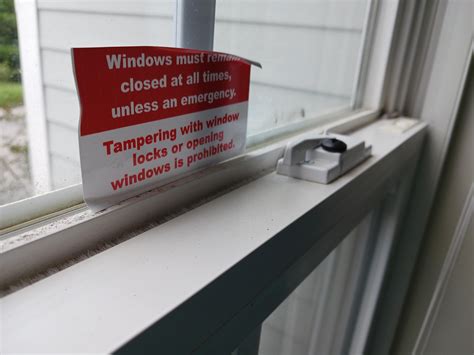 Theyll Fuck With All The Windows But Cant Afford A Stick That Doesnt Start Falling Off On Its