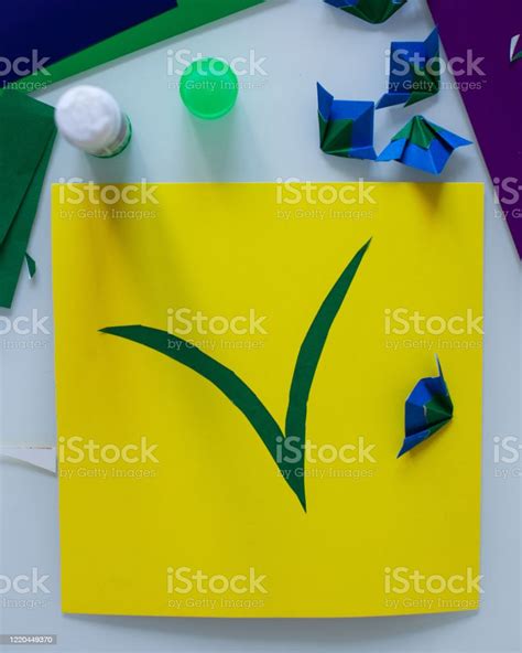Diy와 아이들의 창의력 어머니의 날을위한 직접 선물 종이 응용 프로그램 종이 접기 기술에 대한 단계별 지침 7단계 3월에 대한 스톡 사진 및 기타 이미지 Istock