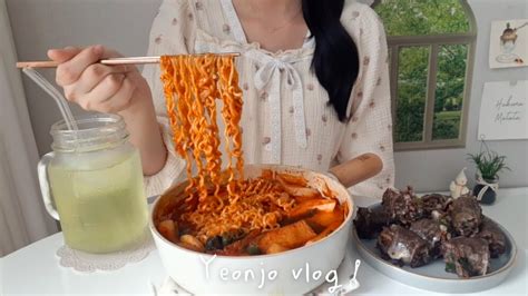 Eng🌶️불닭소스로 매운 떡볶이 만들어 먹고 추석 선물로 한과 휘낭시에 만드는 집밥 일상 🍙참치마요 삼각김밥 만들기