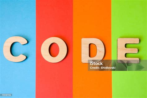 Word 코드 구성 되어 3d의 편지는 4 색상의 배경 파랑 빨강 오렌지 및 녹색 인터넷 데스크톱 모바일 응용 프로그램에 프로그래밍에 대 한 코드 언어의 그림 Html에