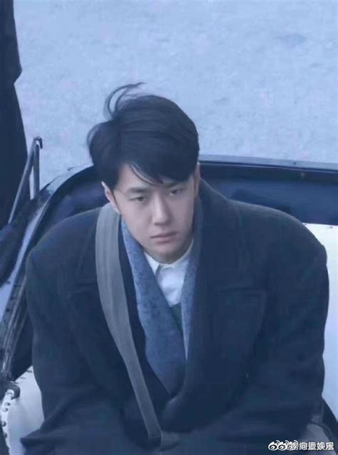 王一博李沁《光明之路》最新路透 两人穿民国服装同框新浪图片