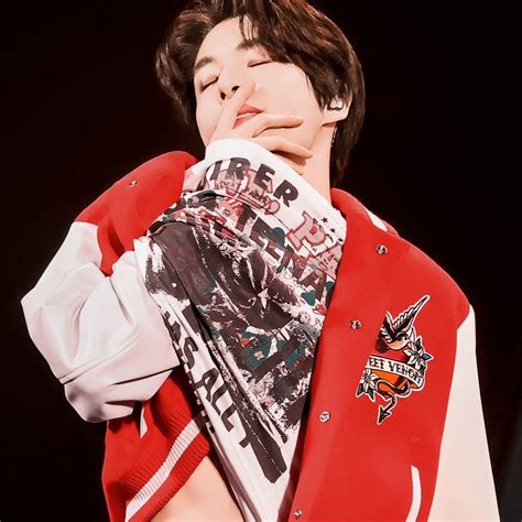 Leah On Tumblr Pairing Jake X Reader Warnings Nsfw Roommate Au Walks In On You Changing