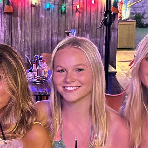 Amlnzuulc7hen2shm25jr2tpps0kbzfrq7mbg2ew8tuvas900 C K C0x00ffffff No Rj