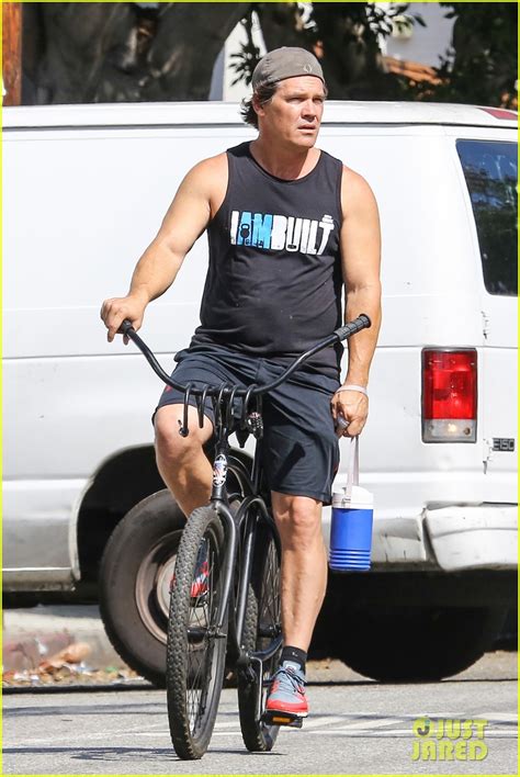 Josh Brolin Puts Buff Biceps On Display En Route To The Gym Photo 3430775 Josh Brolin