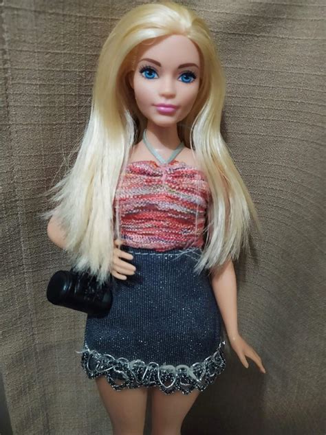 Barbie Curvy Blonde Like New Hobbies And Toys Toys And Games On Carousell