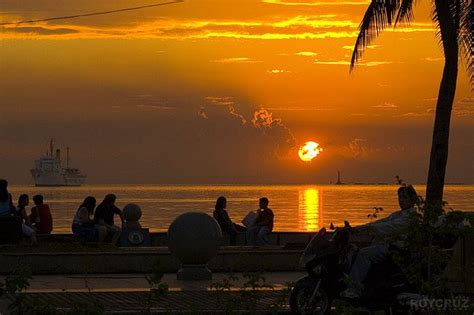 A Totally Different Light Over Manila Daves Travel Corner