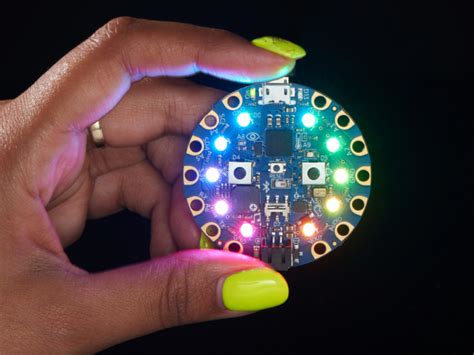 Placa Dezvoltare Adafruit Circuit Playground Bluefruit Cu BLE